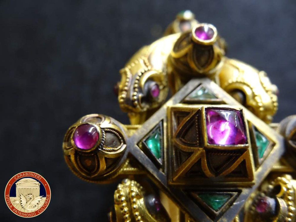 Storia e storie: i gioielli rubati nel 2013 a Villa Giulia e recuperati ...